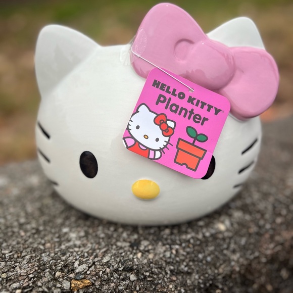 Sanrio | Accents | Hello Kitty By Sanrio Large Planter Zrike Brands ...